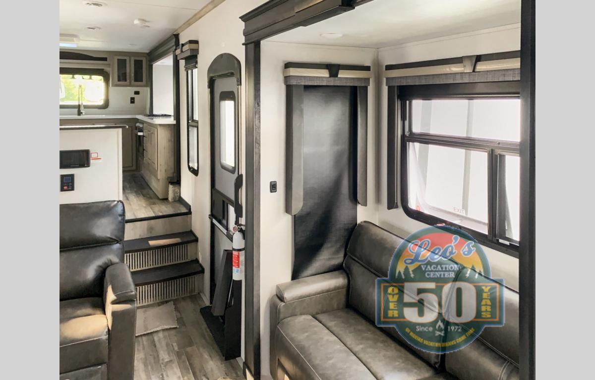 Used 2022 Keystone RV Alpine 3790FK Fifth Wheel at Leo's Vacation ...