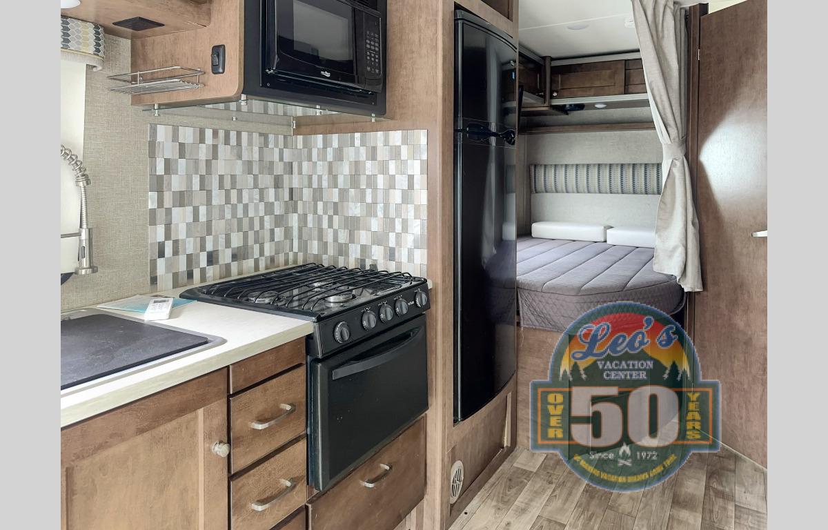 Used 2019 Winnebago Fuse 23F Motor Home Class C - Diesel at Leo’s ...