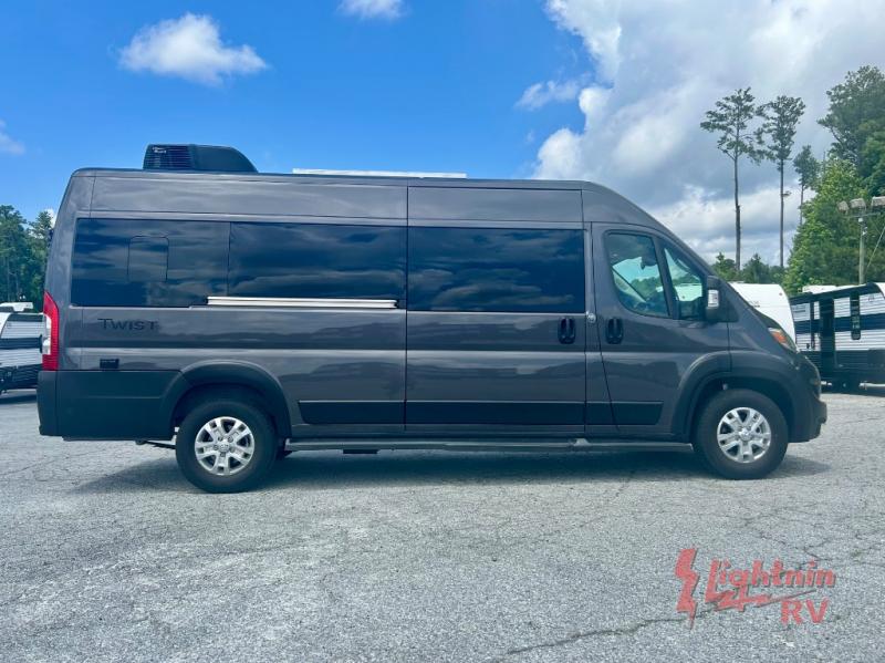 Used 2024 Thor Motor Coach Twist 2JB Motor Home Class B at Lightnin RV ...