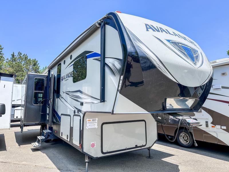 Used 2018 Keystone RV Avalanche 300RE Fifth Wheel at Kings Campers ...