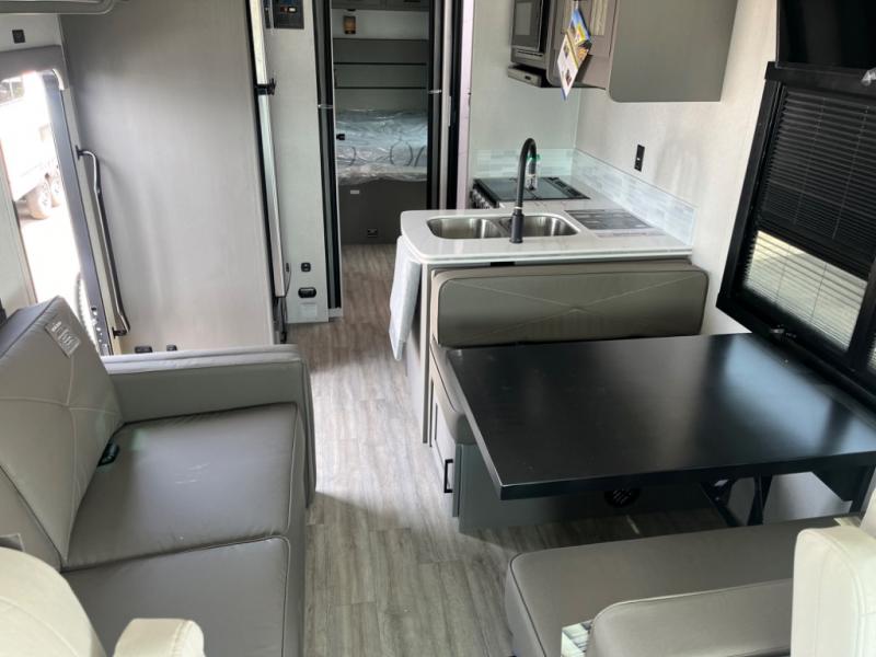 New 2025 Coachmen RV Pursuit 27XPS Motor Home Class A at Markquart RV ...