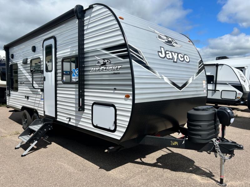 New 2025 Jayco Jay Flight SLX 210QB Travel Trailer at Willies RV ...