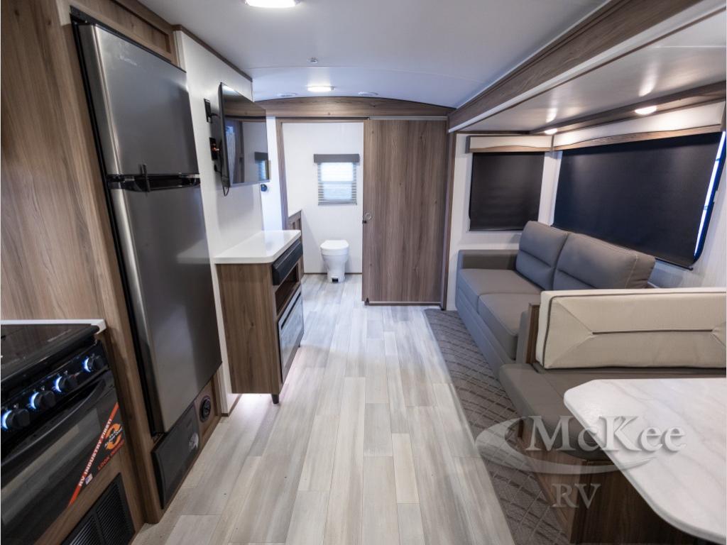 New 2024 Cruiser Radiance Ultra Lite 25RB Travel Trailer at McKee RV ...
