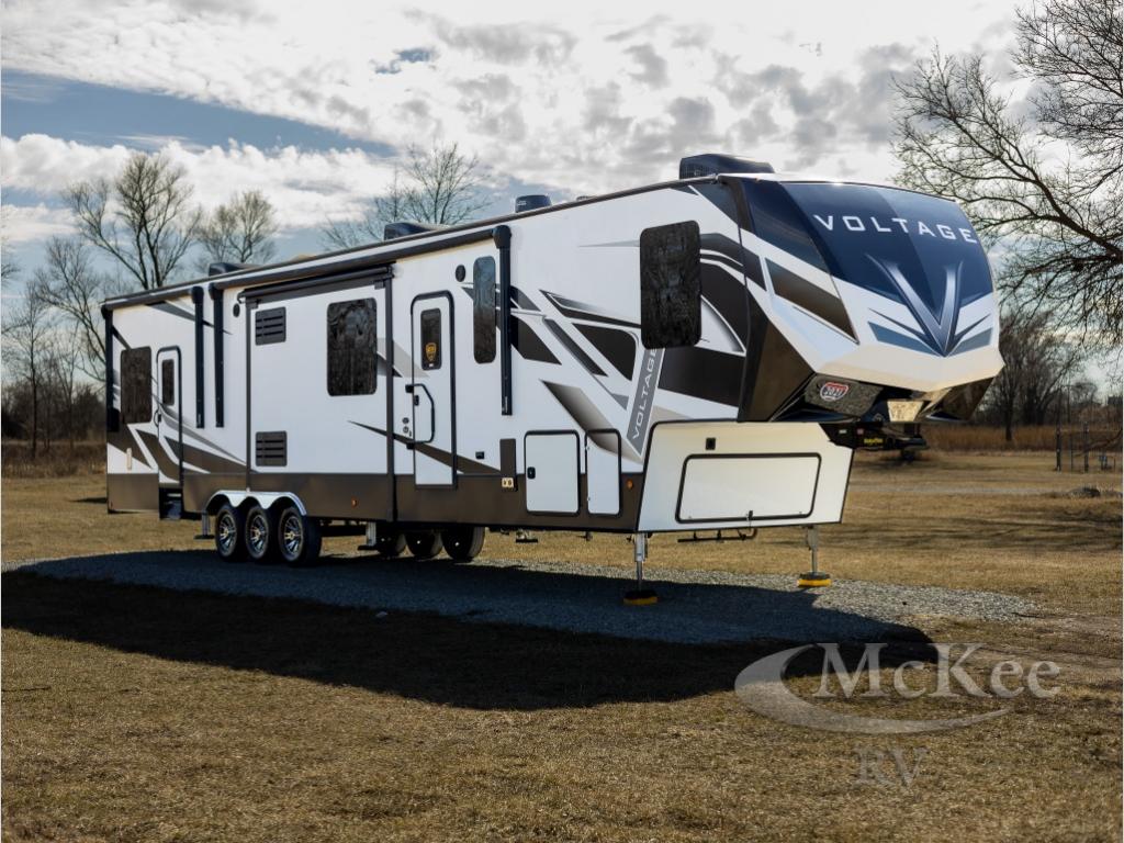 Used 2021 Dutchmen RV Voltage 4225 Toy Hauler Fifth Wheel at McKee RV ...