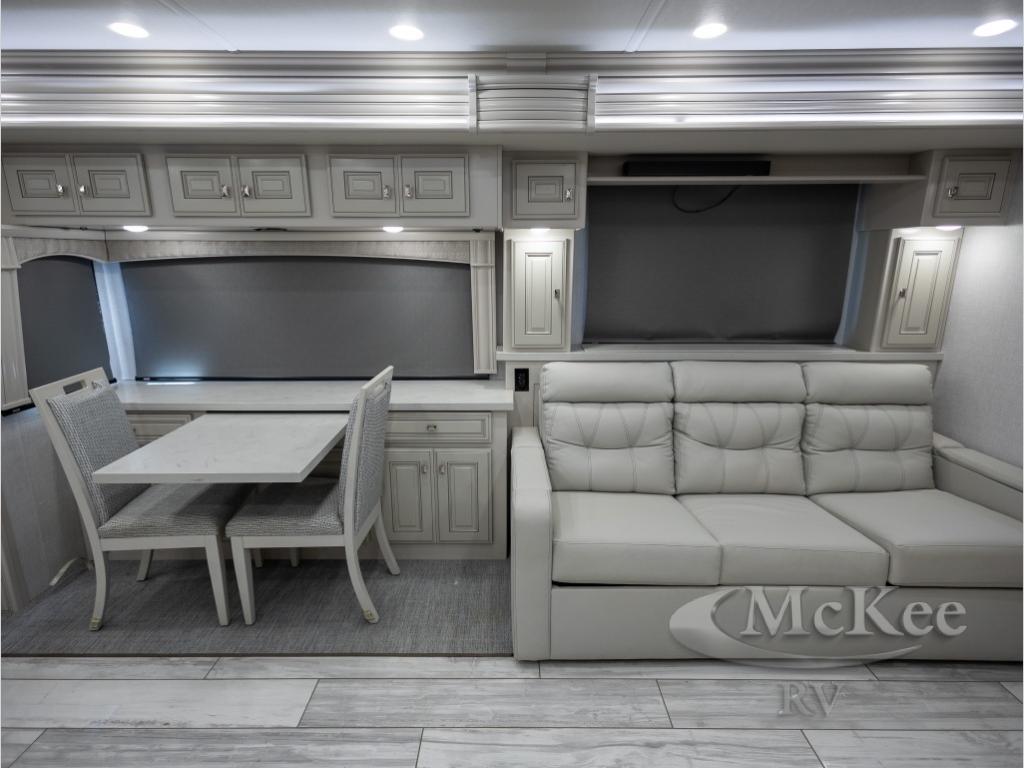 Used 2024 Fleetwood RV Discovery LXE 44B Motor Home Class A - Diesel at ...