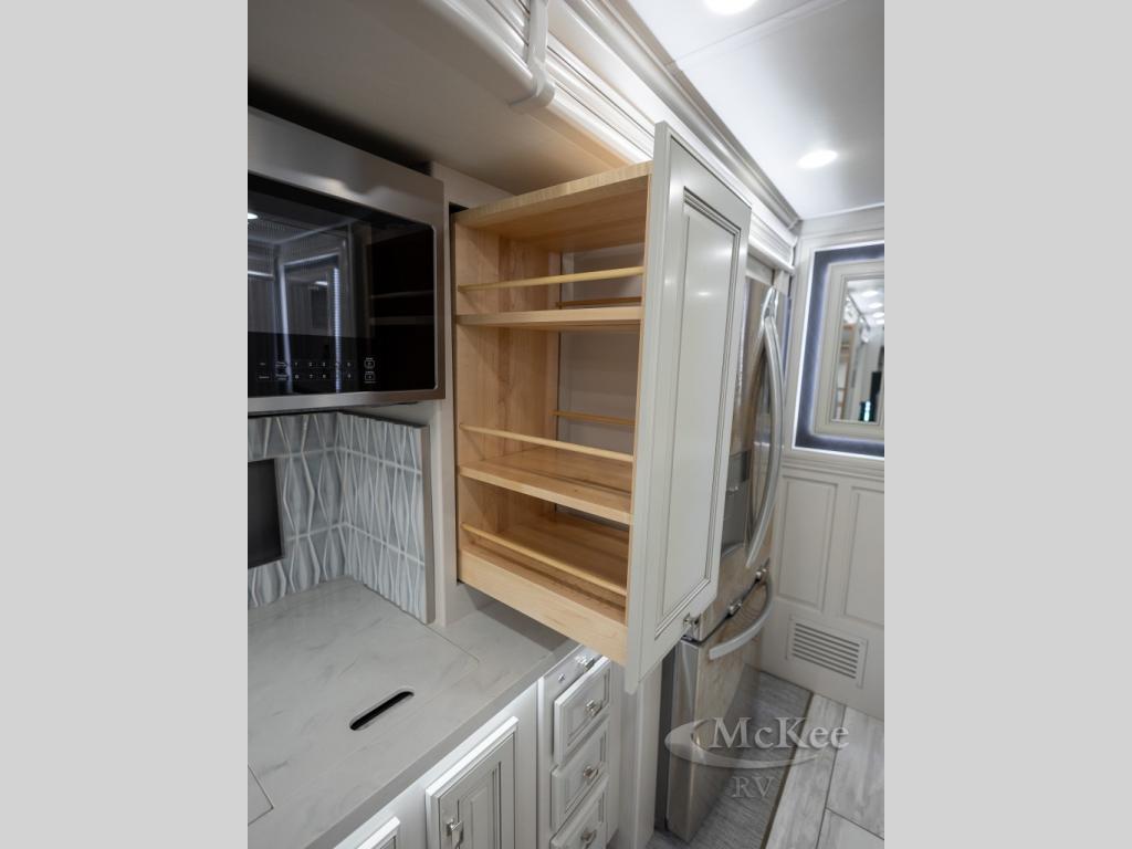 Used 2024 Fleetwood RV Discovery LXE 44B Motor Home Class A - Diesel at ...