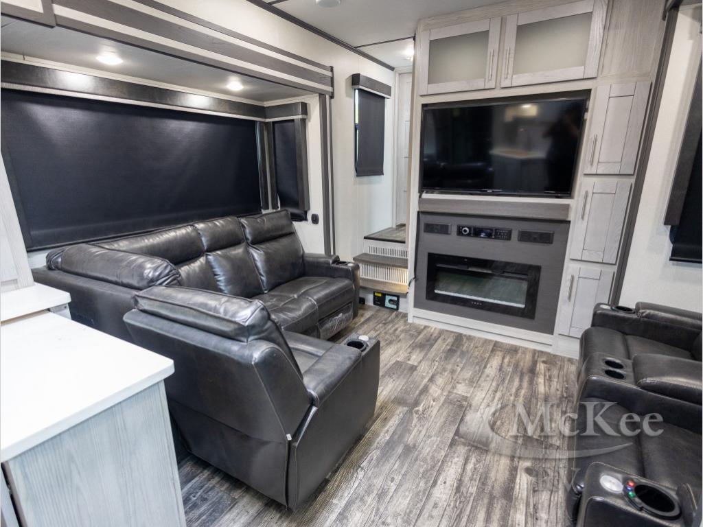 Used 2022 Keystone RV Fuzion 429 Toy Hauler Fifth Wheel at McKee RV ...
