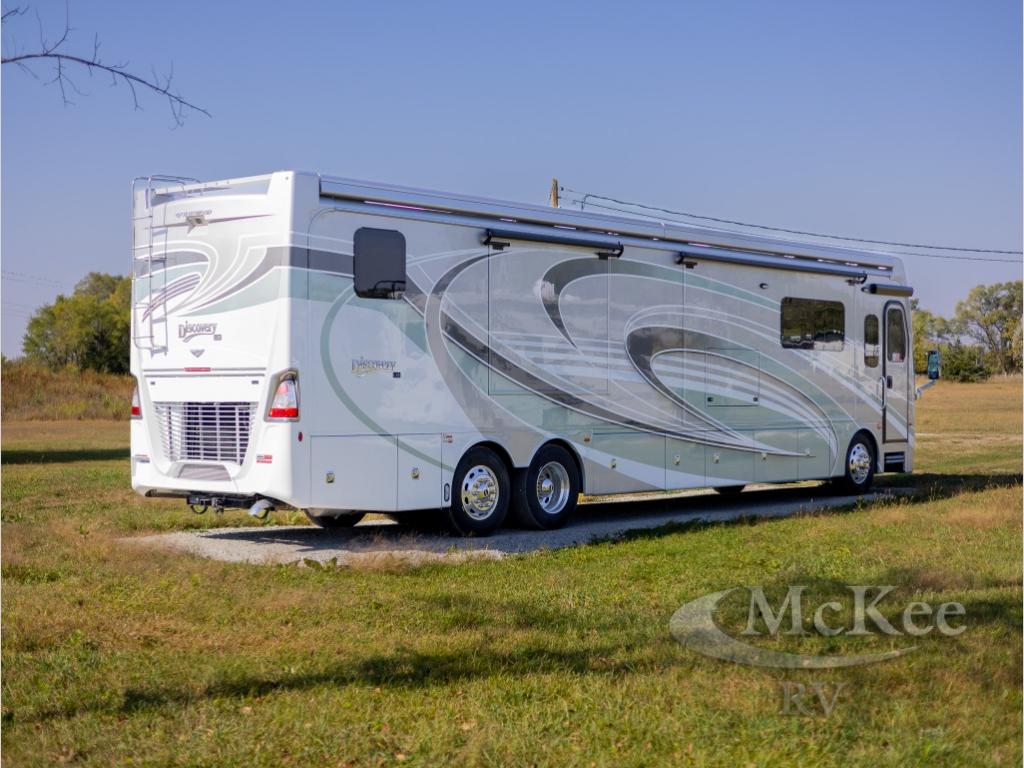 New 2024 Fleetwood RV Discovery LXE 44S Motor Home Class A - Diesel at ...