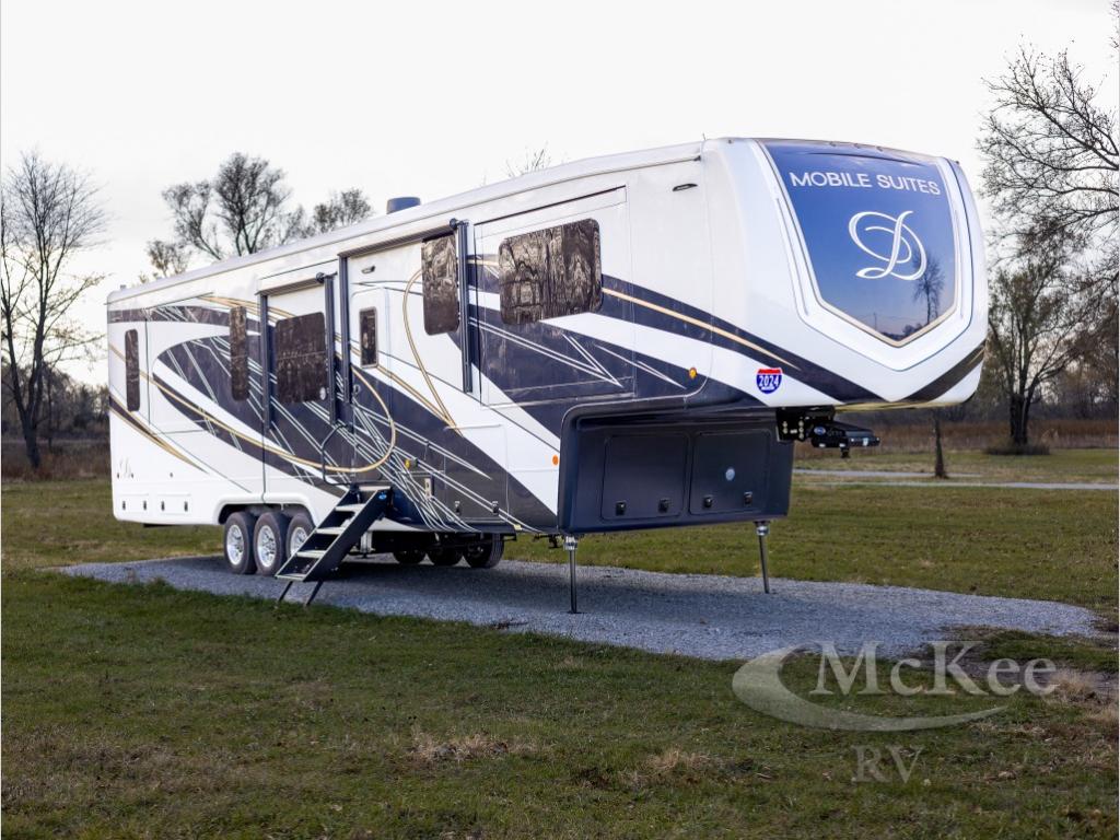 New 2024 DRV Luxury Suites Mobile Suites NASHVILLE Fifth Wheel at McKee ...