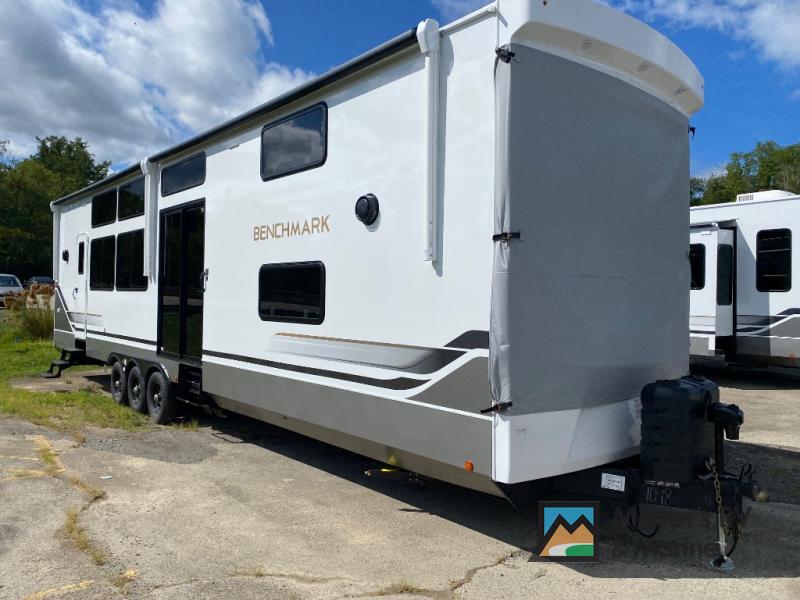 New 2026 Alliance RV Benchmark 44LFT for sale in Apollo, PA