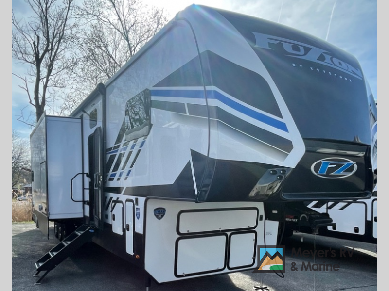 New 2023 Keystone RV Fuzion 428 Toy Hauler Fifth Wheel at ...