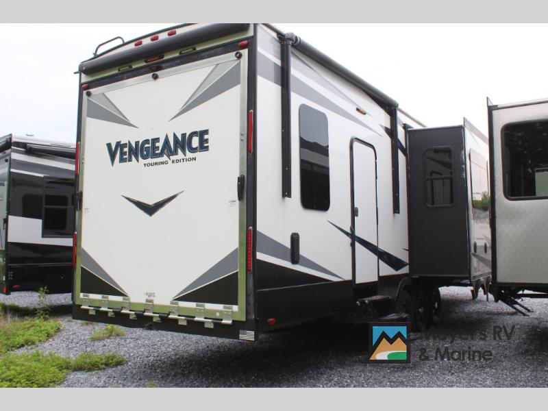 Used 2019 Forest River RV Vengeance Touring Edition 381L12-6 Toy Hauler ...