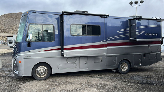 Used 2022 Winnebago Adventurer 27N Motor Home Class A at Michael Hohl ...