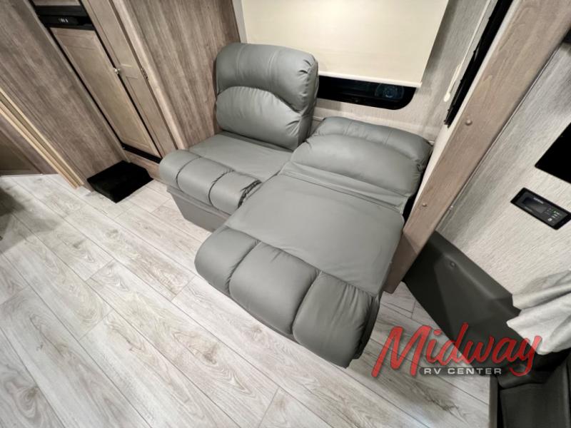 Used 2023 Phoenix USA Phoenix Cruiser 2351D Motor Home Class B+ at ...