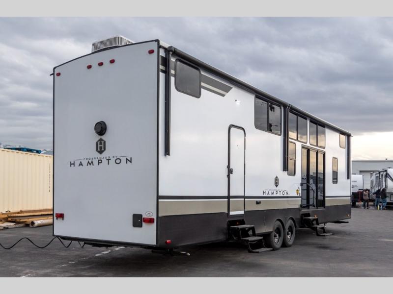 New 2025 CrossRoads RV Hampton 390PVL Destination Trailer at Motor ...