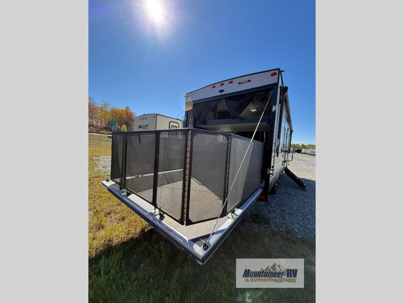 Used 2019 Forest River RV Vengeance Rogue 25v Toy Hauler Travel Trailer ...
