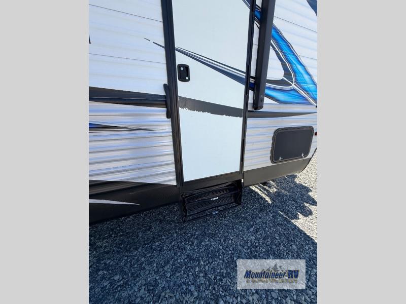 Used 2019 Forest River RV Vengeance Rogue 25v Toy Hauler Travel Trailer ...