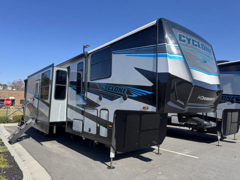 New 2025 Heartland Cyclone 4006 Toy Hauler Fifth Wheel at Open Roads ...
