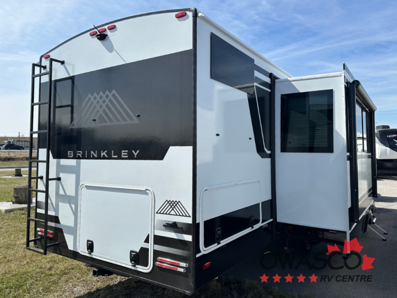 New 2024 Brinkley Model Z Air 295 Travel Trailer at Owasco RV Centre | Clarington, ON | #RN9057