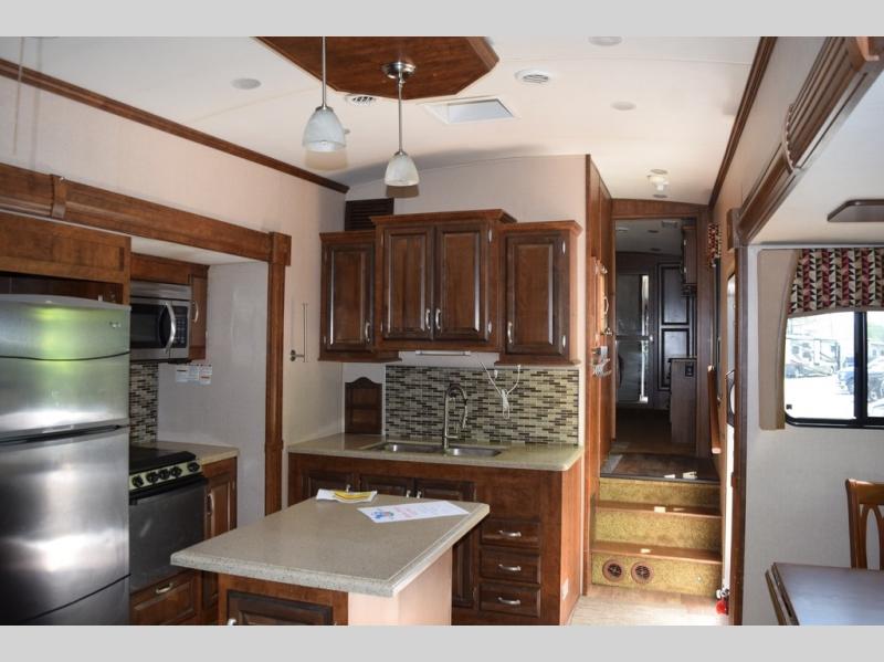 Used 2016 Forest River RV Blue Ridge 3025RLS Fifth Wheel at Pete's RV ...