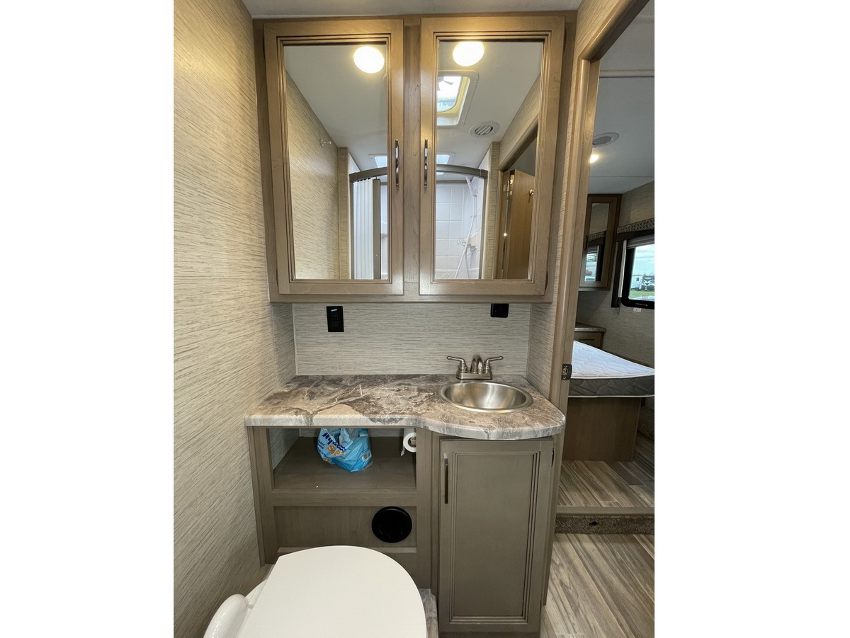 Class C 28' Motorhome