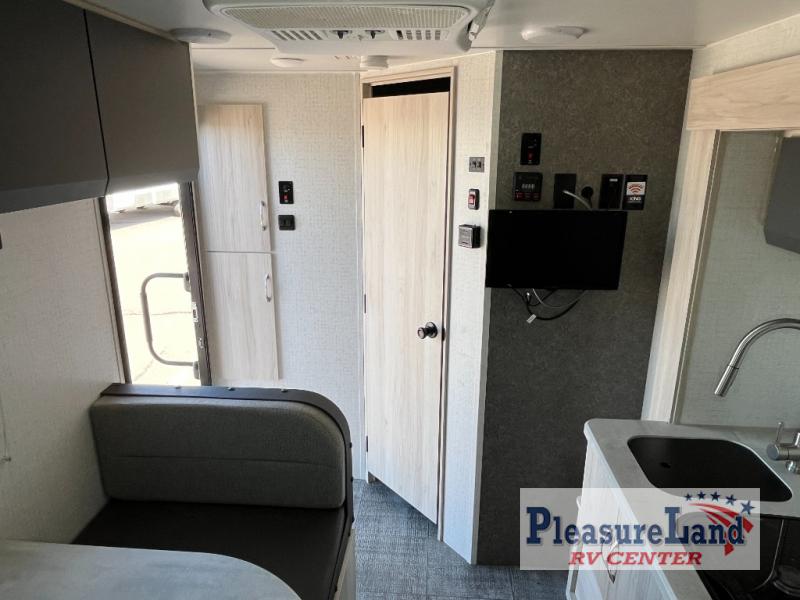 Used 2022 Winnebago Industries Towables Hike H170S Travel Trailer at Pleasureland RV | Sioux ...