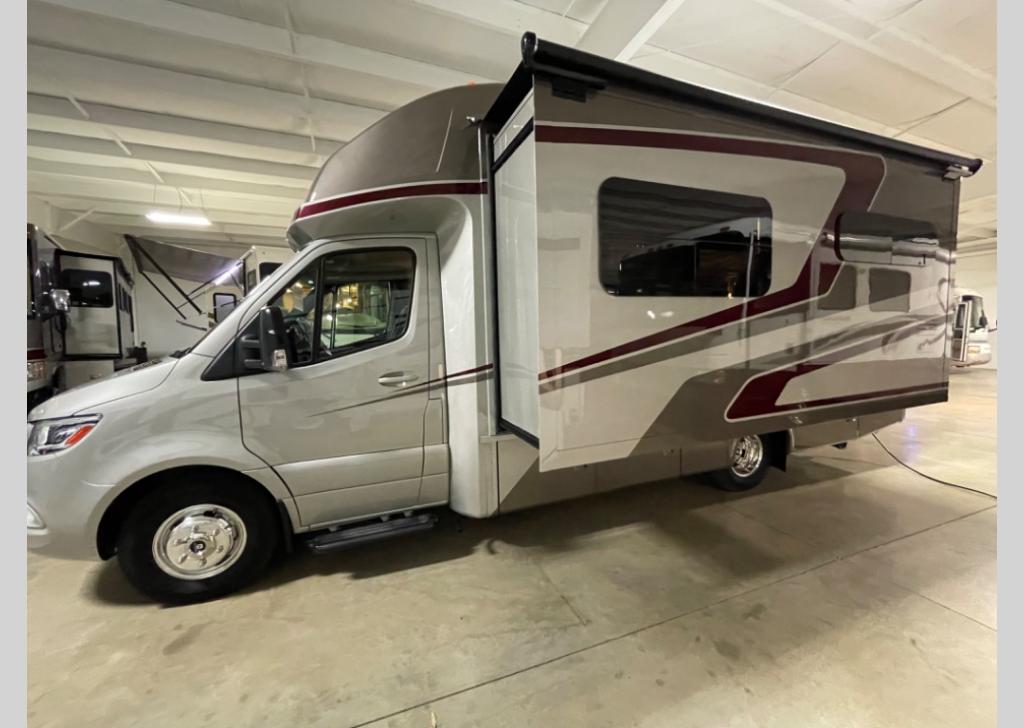 New 2024 Tiffin Motorhomes Wayfarer 25 RW Motor Home Class C - Diesel ...