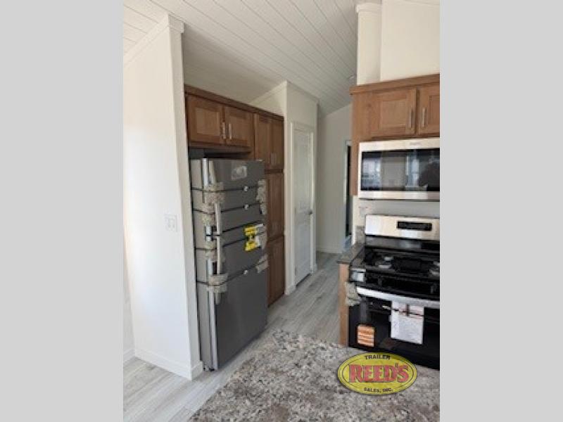 New 2026 Champion Athens Park SHPK-09 Park Models at Reeds Trailer ...