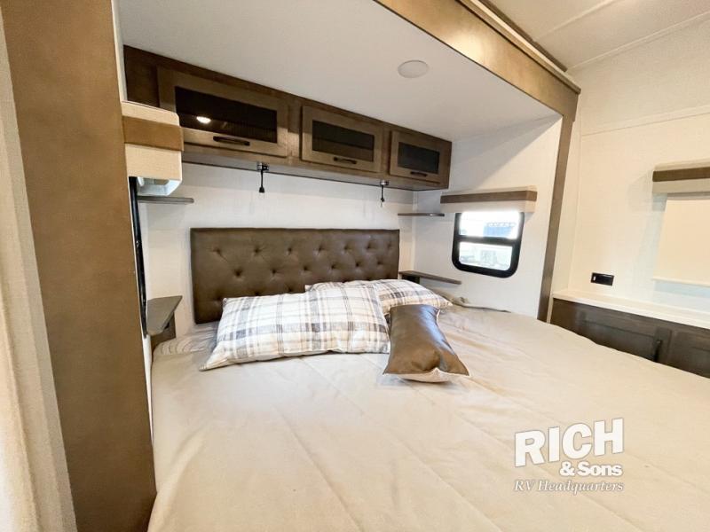 New 2024 Forest River RV Rockwood Signature 8336BH Travel New 2024 Forest River RV Rockwood Signature 8336BH Travel