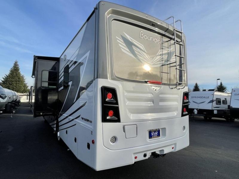 New 2024 Fleetwood RV Bounder 35K Motor Home Class A at RnR RV Center ...