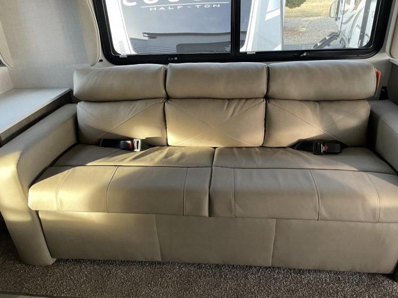 New 2024 Fleetwood RV Bounder 35K Motor Home Class A at RnR RV Center ...