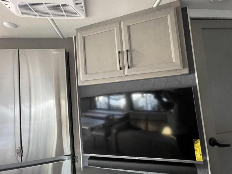 New 2024 Fleetwood RV Bounder 35K Motor Home Class A at RnR RV Center ...