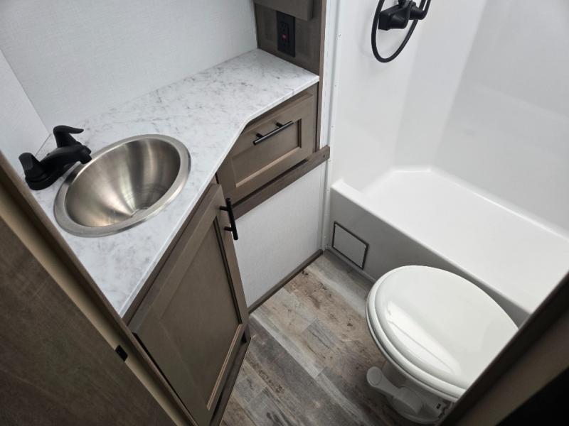 New 2026 Adventurer Manufacturing Inc. Eagle Cap 1165 Truck Camper at RnR RV Center - Liberty ...