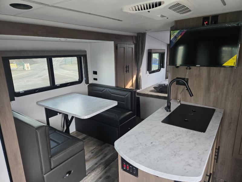 New 2026 Adventurer Manufacturing Inc. Eagle Cap 1165 Truck Camper at RnR RV Center - Liberty ...