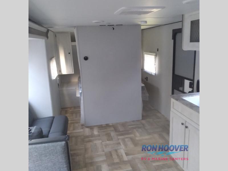 New 2023 Shasta RVs i-5 Edition 526DB Travel Trailer at Ron Hoover RV ...