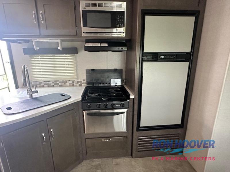 Used 2018 CrossRoads RV Sunset Trail 289QB Travel Trailer at Ron Hoover ...