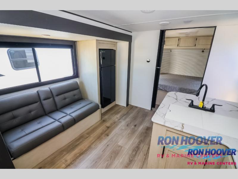 New 2025 Shasta RVs i-5 Edition 526RBS Travel Trailer at Ron Hoover RV ...