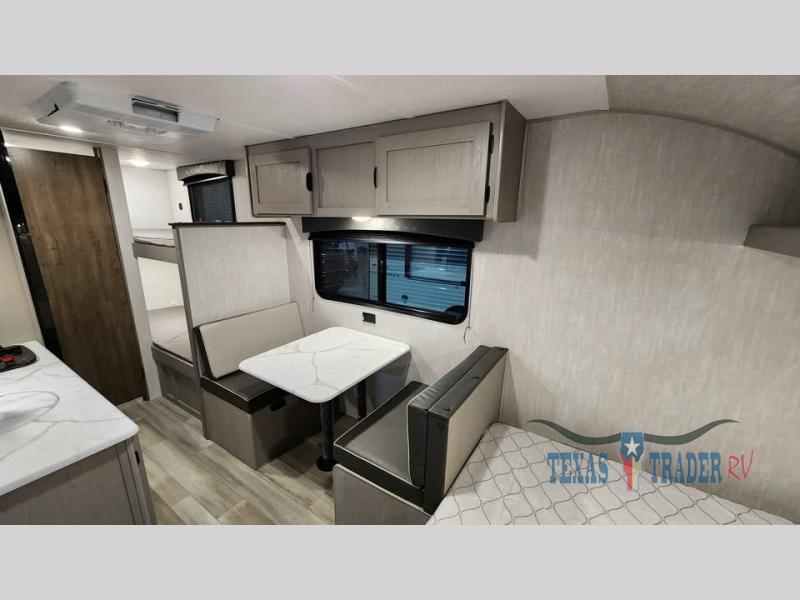New 2025 Coachmen RV Clipper 17CBH Travel Trailer at Ron Hoover RV ...