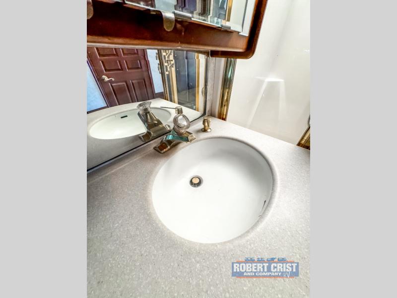 Used 2001 Winnebago ULTIMATE FREEDOM 40WD Motor Home Class A - Diesel at Robert Crist and ...