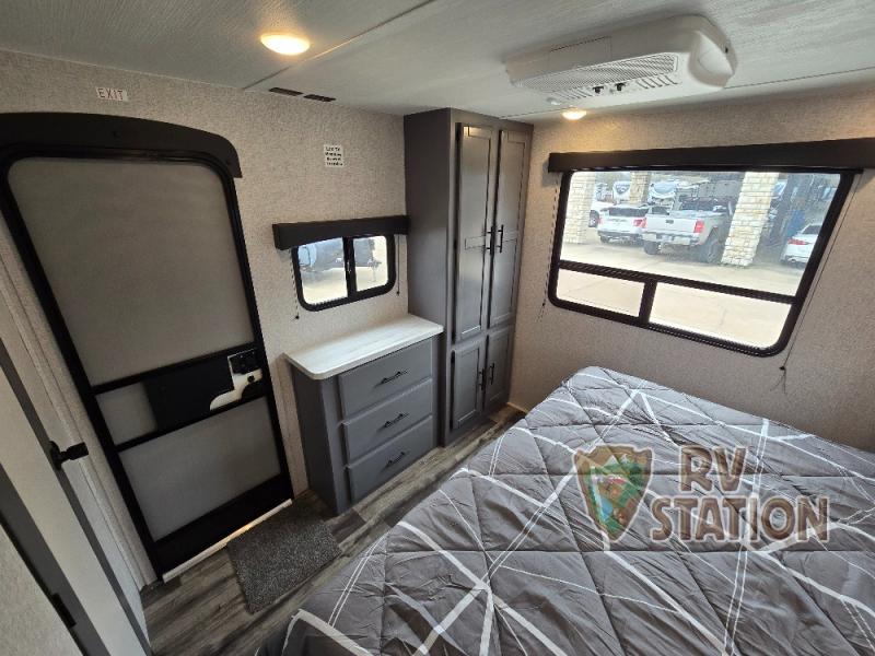 New 2024 CrossRoads RV Volante 32FB Travel Trailer at RV Station Group ...