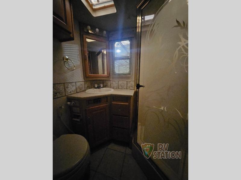 Used 2002 Coachmen RV DOLPHIN LX Motor Home Class A at RV Station Group ...