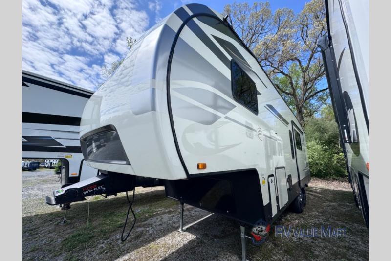 New 2024 Cruiser Essence E-28DB Fifth Wheel at RV Value Mart | Manheim ...