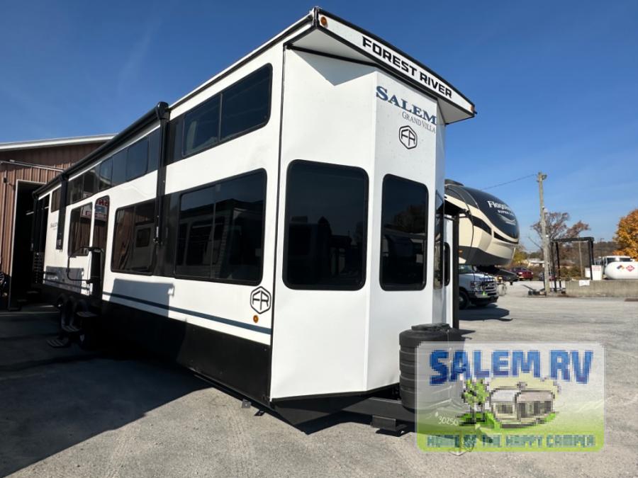 New 2025 Forest River RV Salem Grand Villa 42VERANDA Destination ...