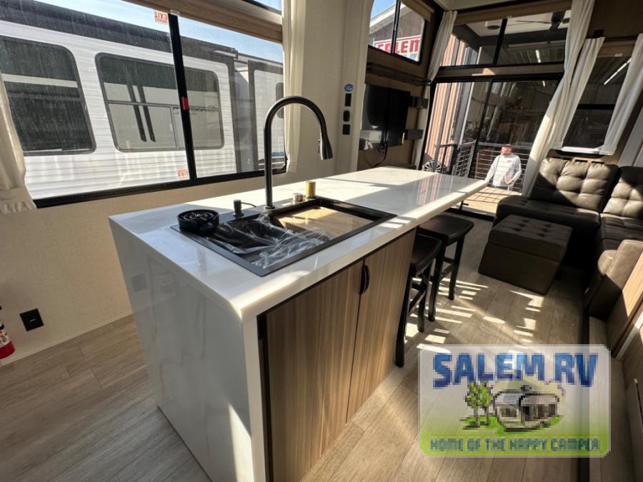 New 2025 Forest River RV Salem Grand Villa 42VERANDA Destination ...