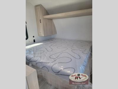 New 2024 EAST TO WEST Della Terra LE 260BHLE Travel Trailer at Shady Maple RV | East Earl, PA ...