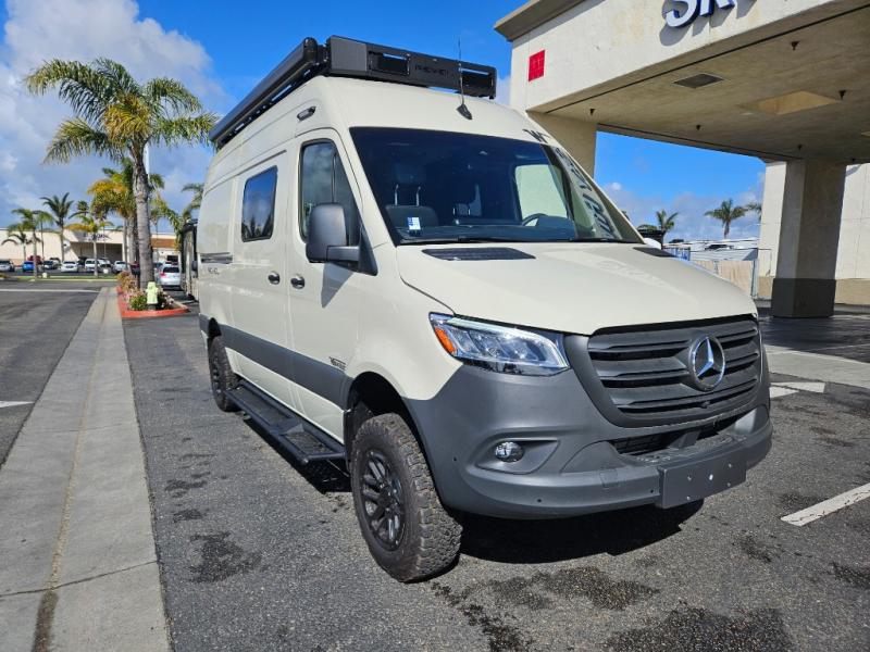 New 2025 Winnebago Revel 44E Motor Home Class B - Diesel at Sky River ...