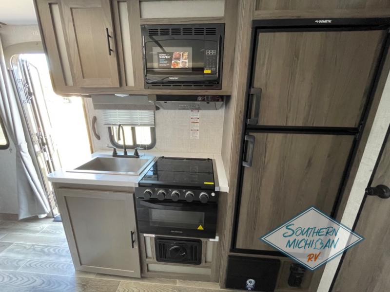 New 2023 Gulf Stream RV Streamlite SVT 21QBD Travel Trailer at Southern ...