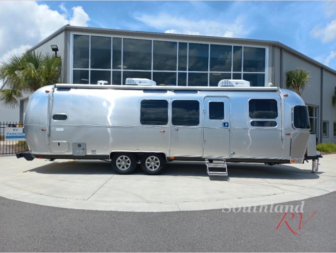 New 2025 Airstream Flying Cloud 30FB Bunk Travel Trailer at Southland ...