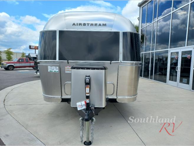 New 2025 Airstream Flying Cloud 27FBQ Travel Trailer at Southland RV ...