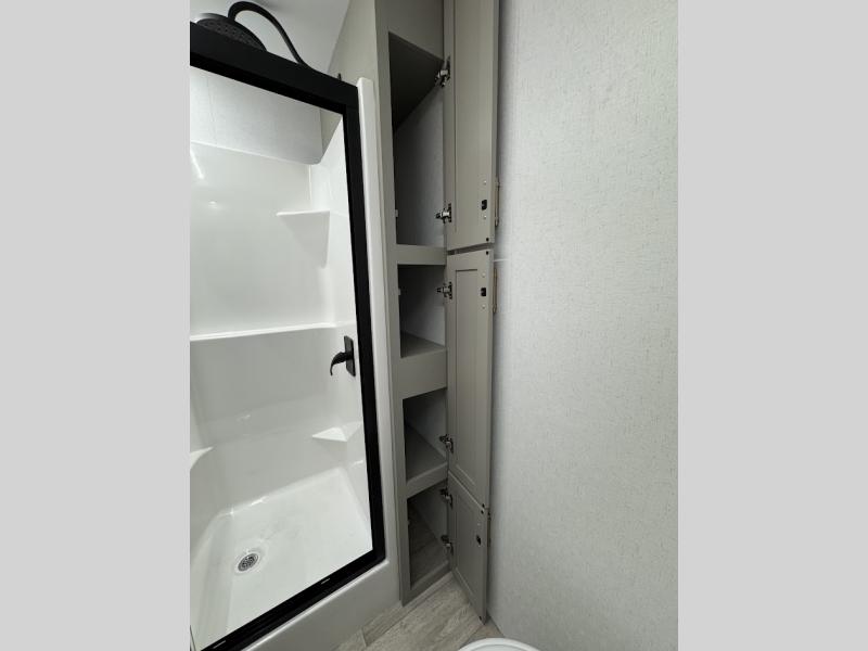 New 2026 Axiom RV Vendetta V4250 Toy Hauler Fifth Wheel at Stagecoach ...